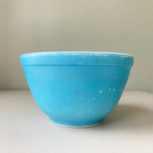 Pyrex | Kitchen | Vintage 94s Pyrex Blue Bowl From Primary Colors ...